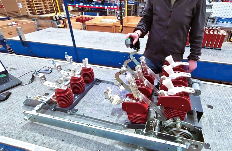 ABB Poland's Efficient Switch Inspection with SIMSCAN-E 3D Scanner
